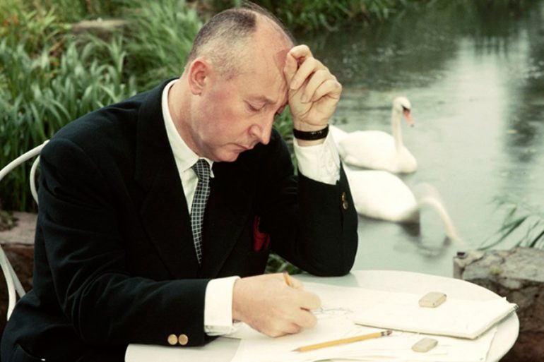 Christian Dior: biografía completa, fotos, perfumes y éxitos del diseñador