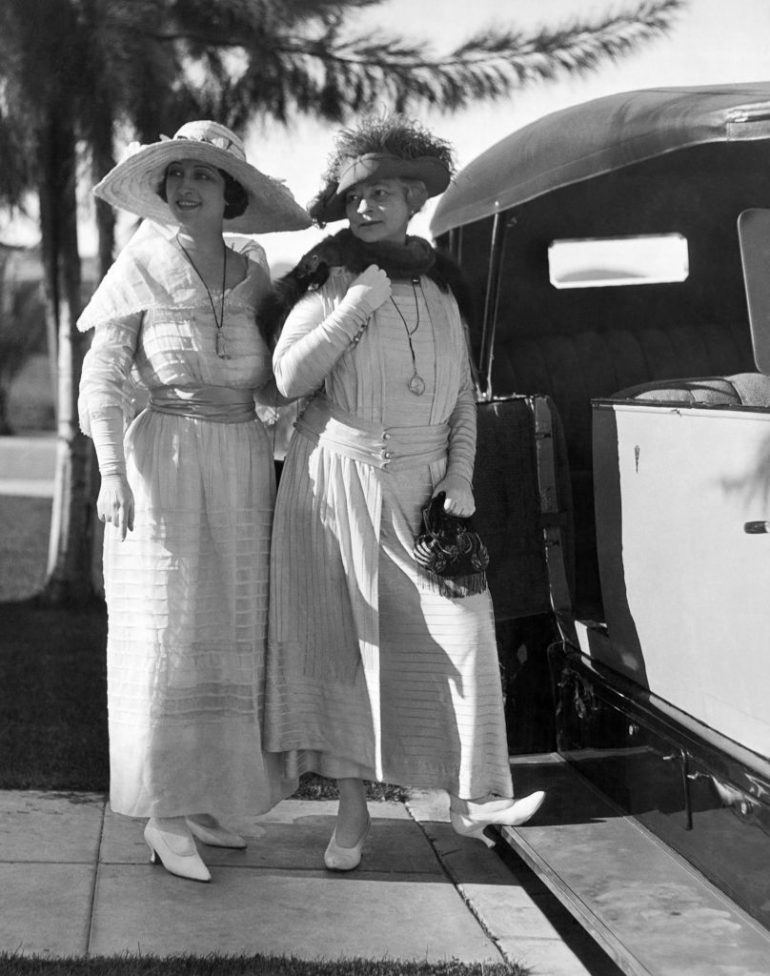 La evolución del vestido a través del tiempo y las épocas de la moda