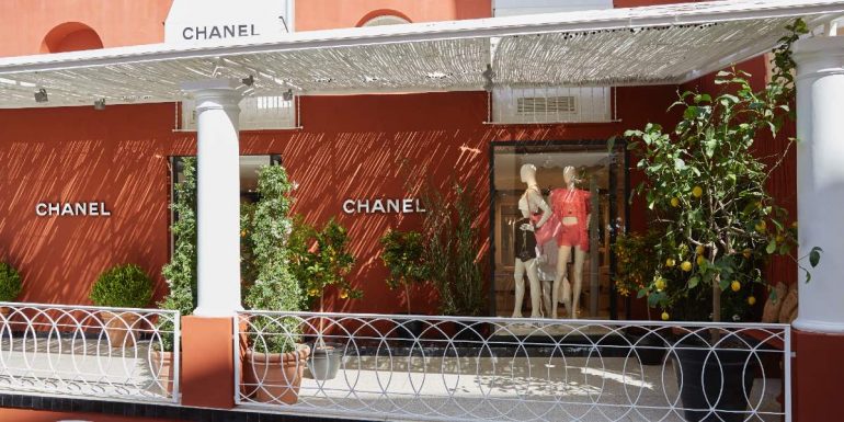 Chanel y sus boutiques de temporada en Saint Tropez, Capri y Marbella